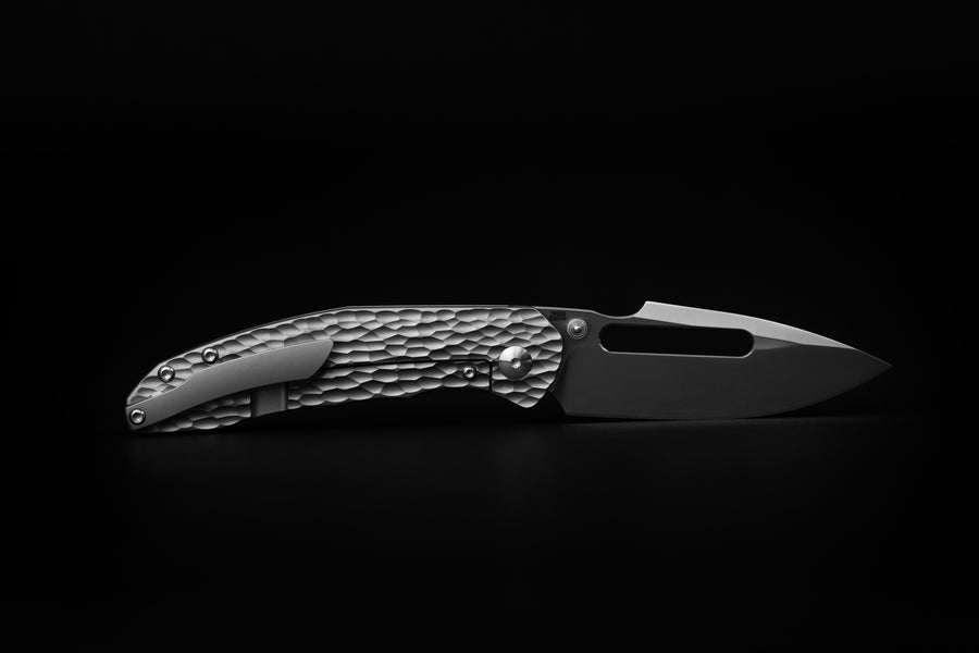 Stippled Boa: A Striking and Versatile Titanium Knife – Artisancutlery.net