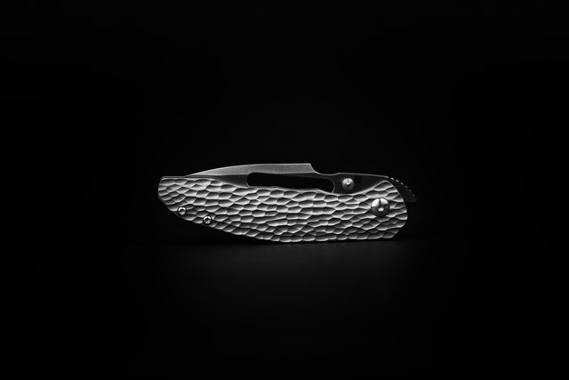 Stippled Boa: A Striking and Versatile Titanium Knife – Artisancutlery.net